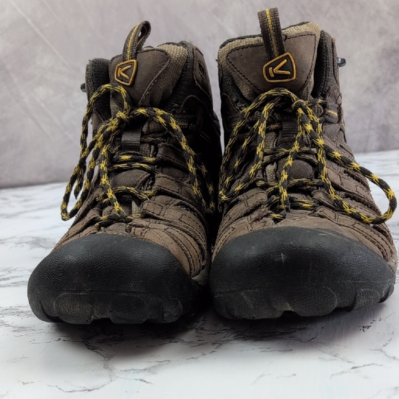 Keen | Shoes | Keen Tan Hiking Boots With Black Soles | Poshmark